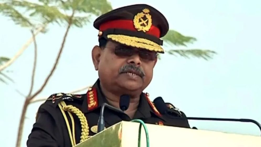 Ex Army chief Aziz, his immediate family members ineligible to entry ...